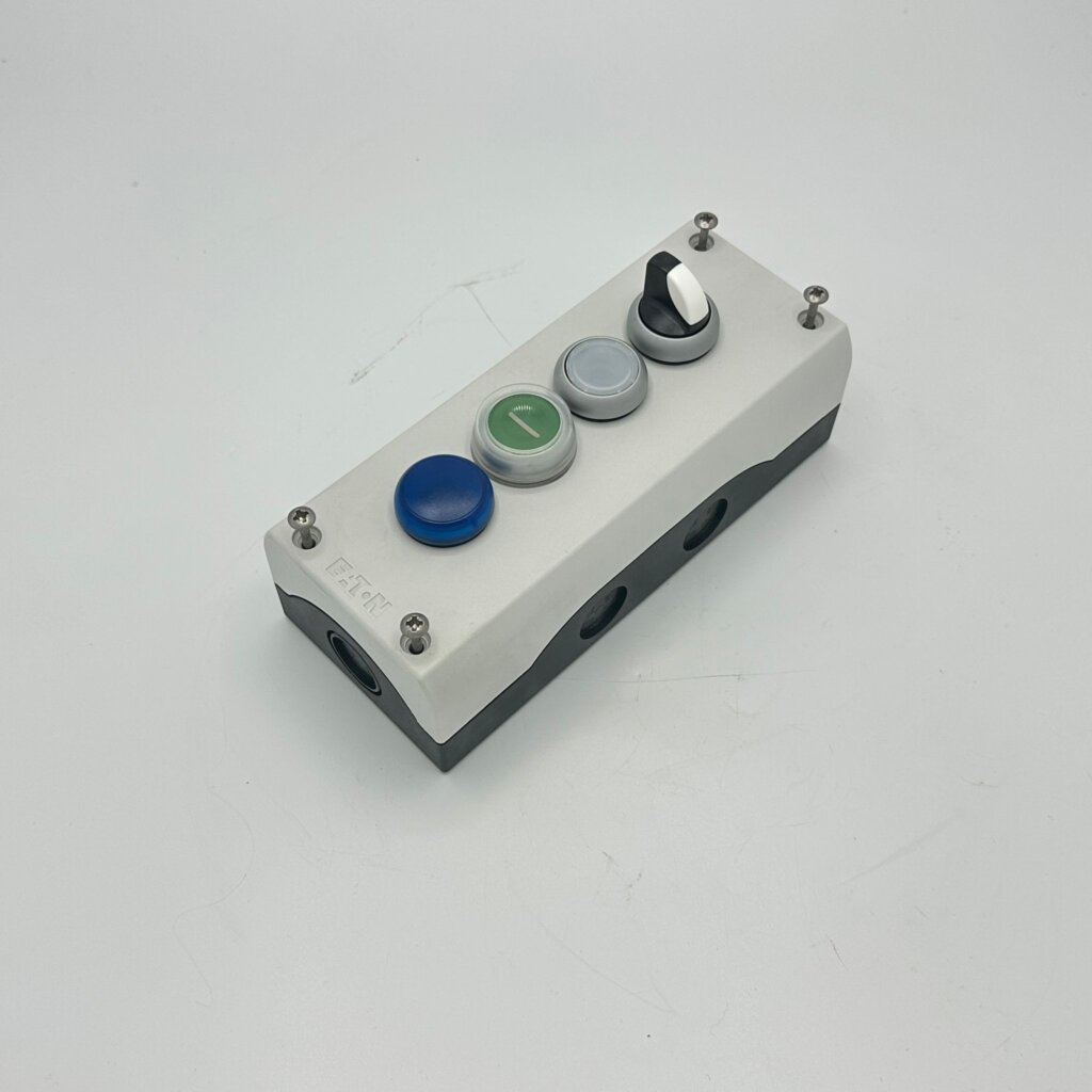 Eaton box with 4 holes for buttons - APNS