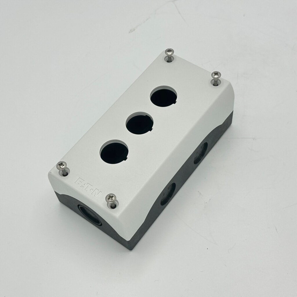 Eaton box with 3 holes for buttons - APNS