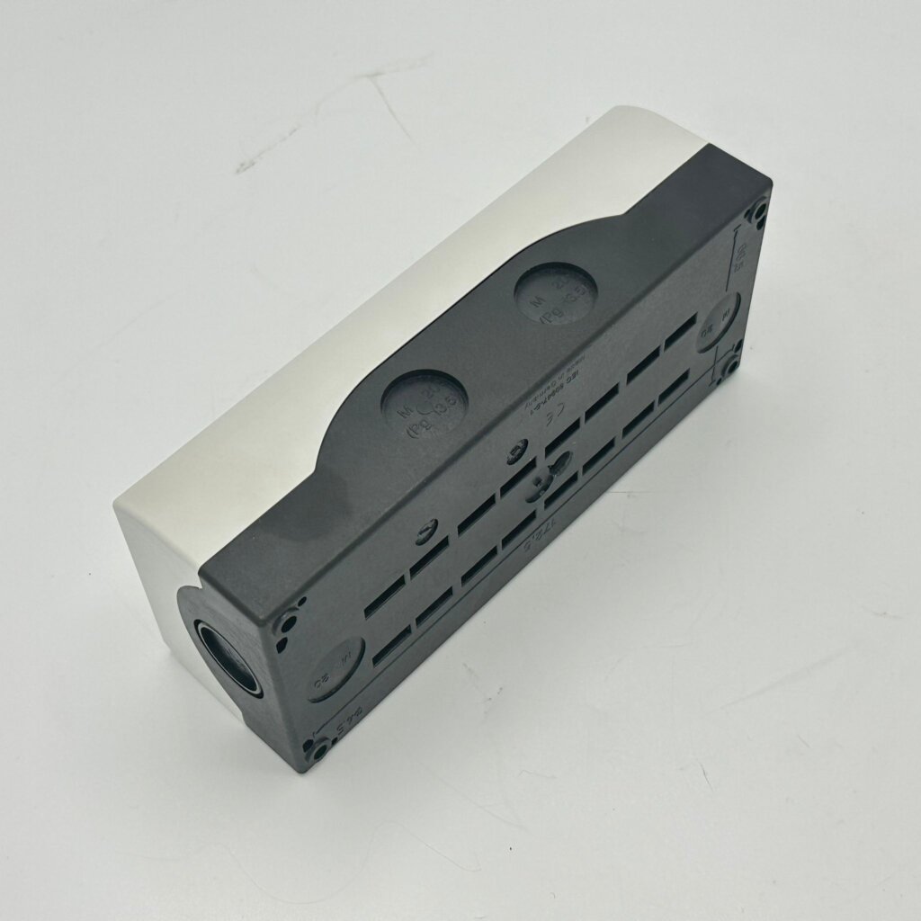 Eaton box with 4 holes for buttons - APNS